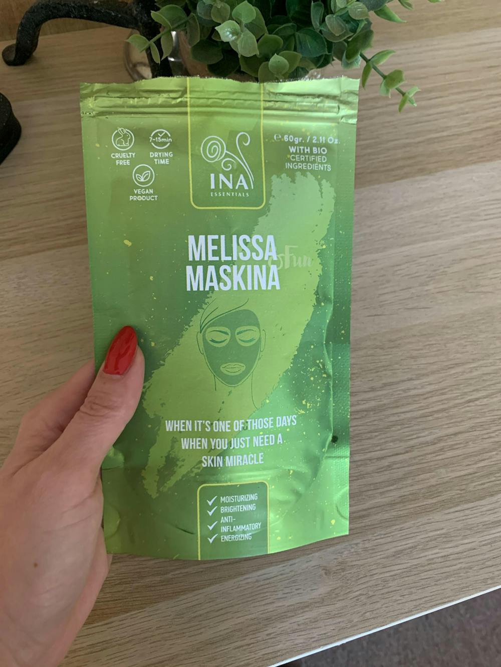 Družinska spletna trgovina za 100% Bio kozmetiko | InaEssentials.SI