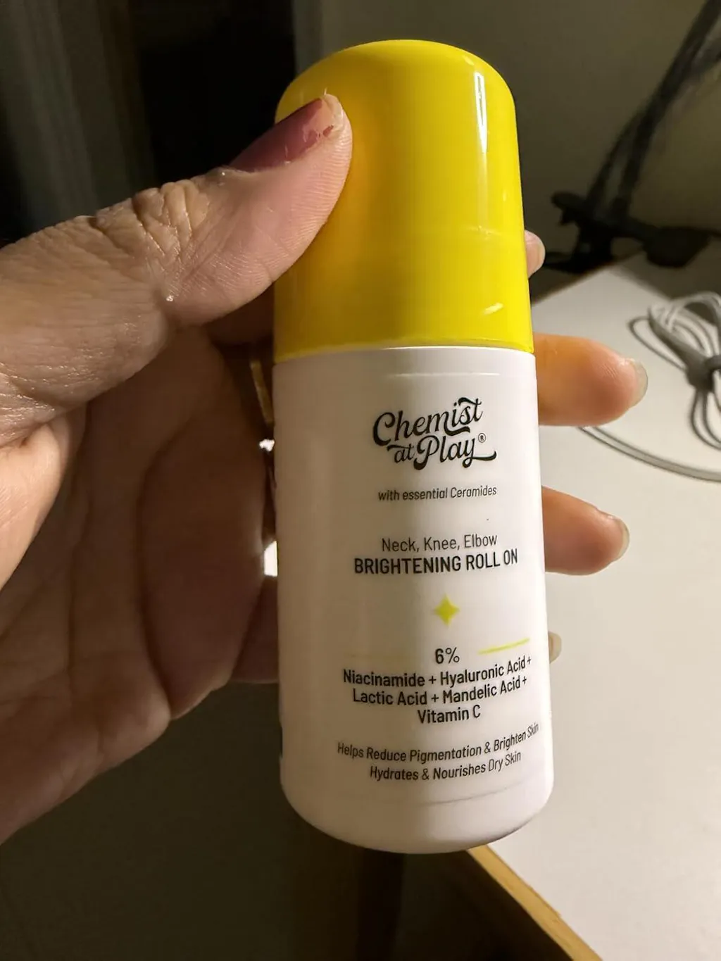 Brightening Roll On for Neck, Knee & Elbow Pigmentation | Chemist at ...