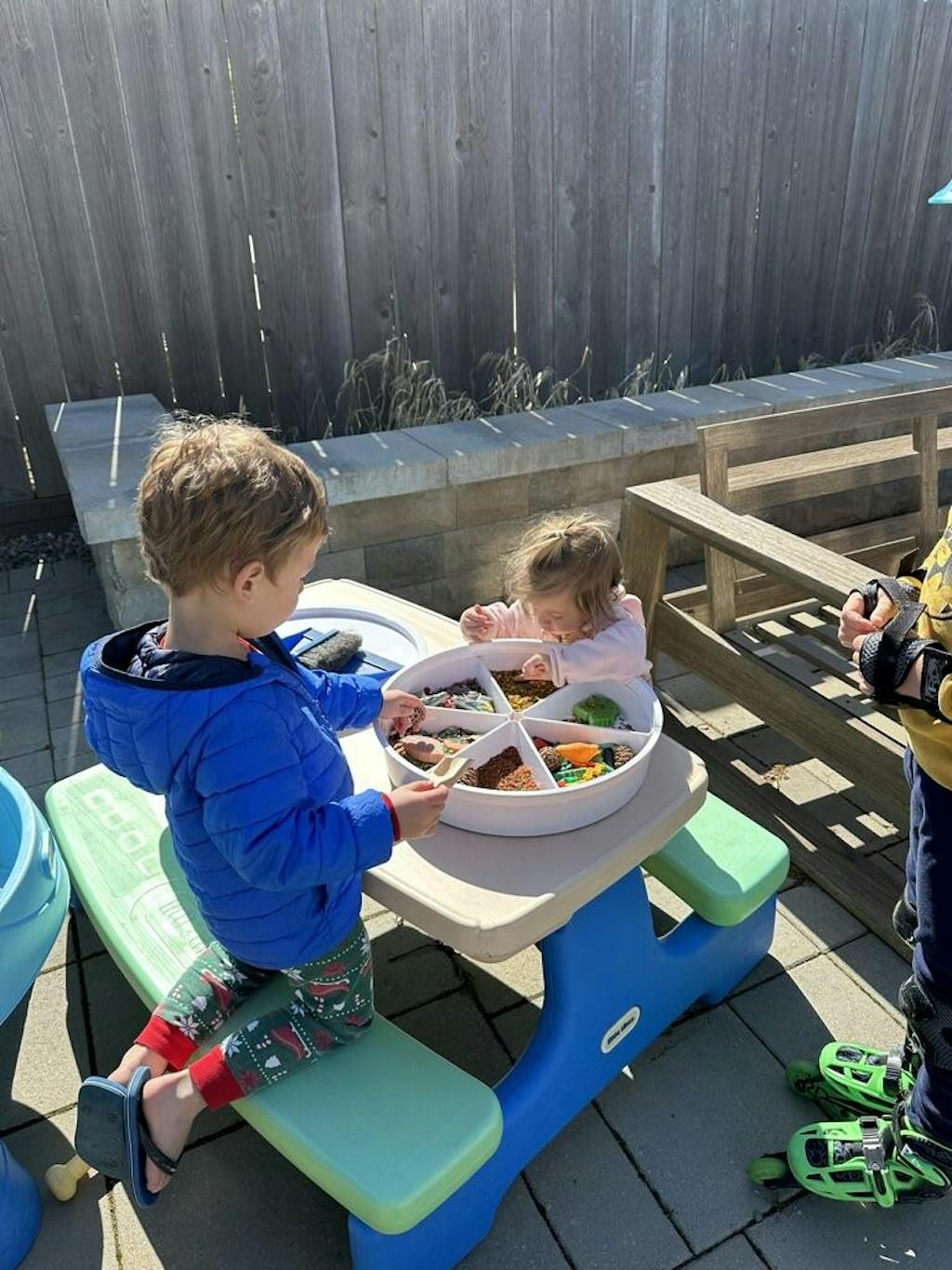 Sensory Play Tong Set for Kids — Water Play and Messy Play Activities ...