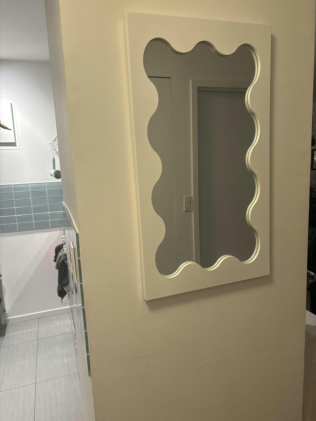 Wave Frame Mirror – Stylish Contemporary Wall Decor