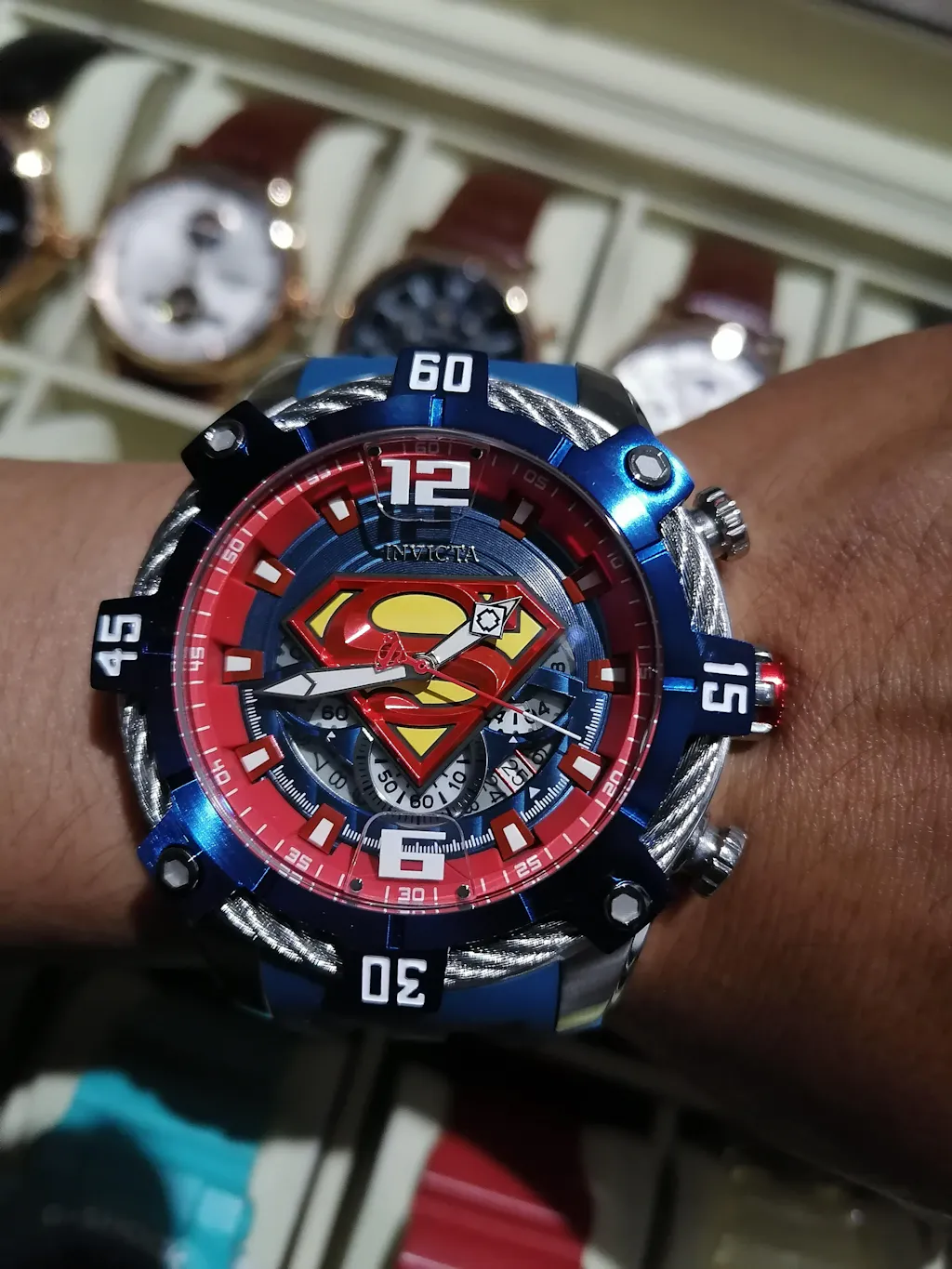 Compra Relojes InvictaAdquiere cajas de impacto | Invicta México ...