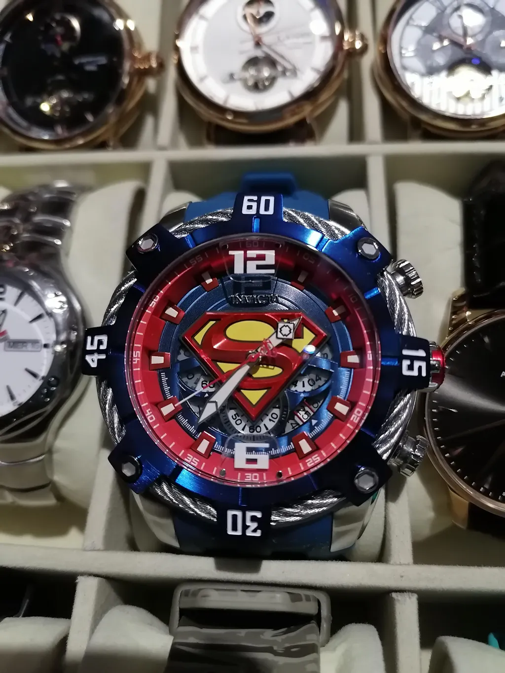 Compra Relojes InvictaAdquiere cajas de impacto | Invicta México ...