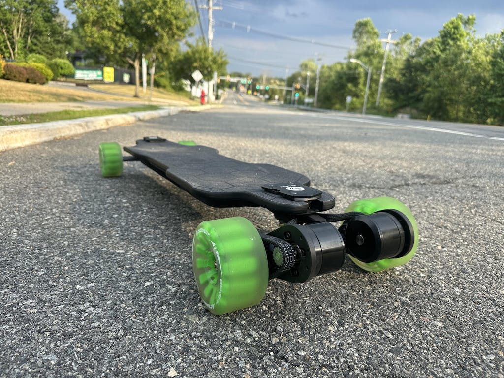 isinwheel V10 Off Road Electric Skateboard with Ambient Light & Remote ...