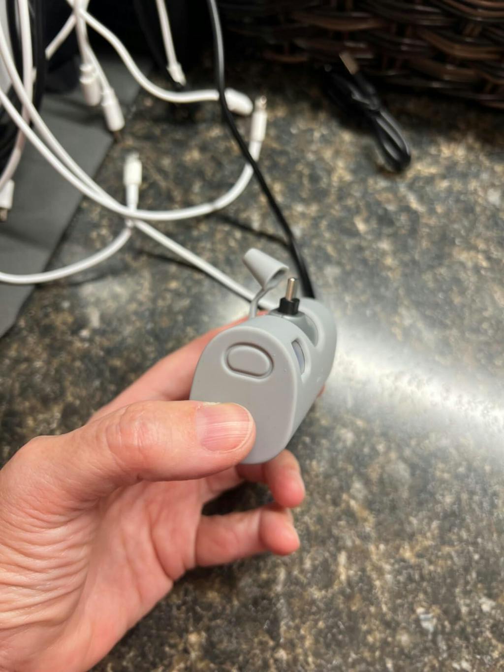 Changeable Plugs Portable Charger with USB C and Lightning for iPhone ...