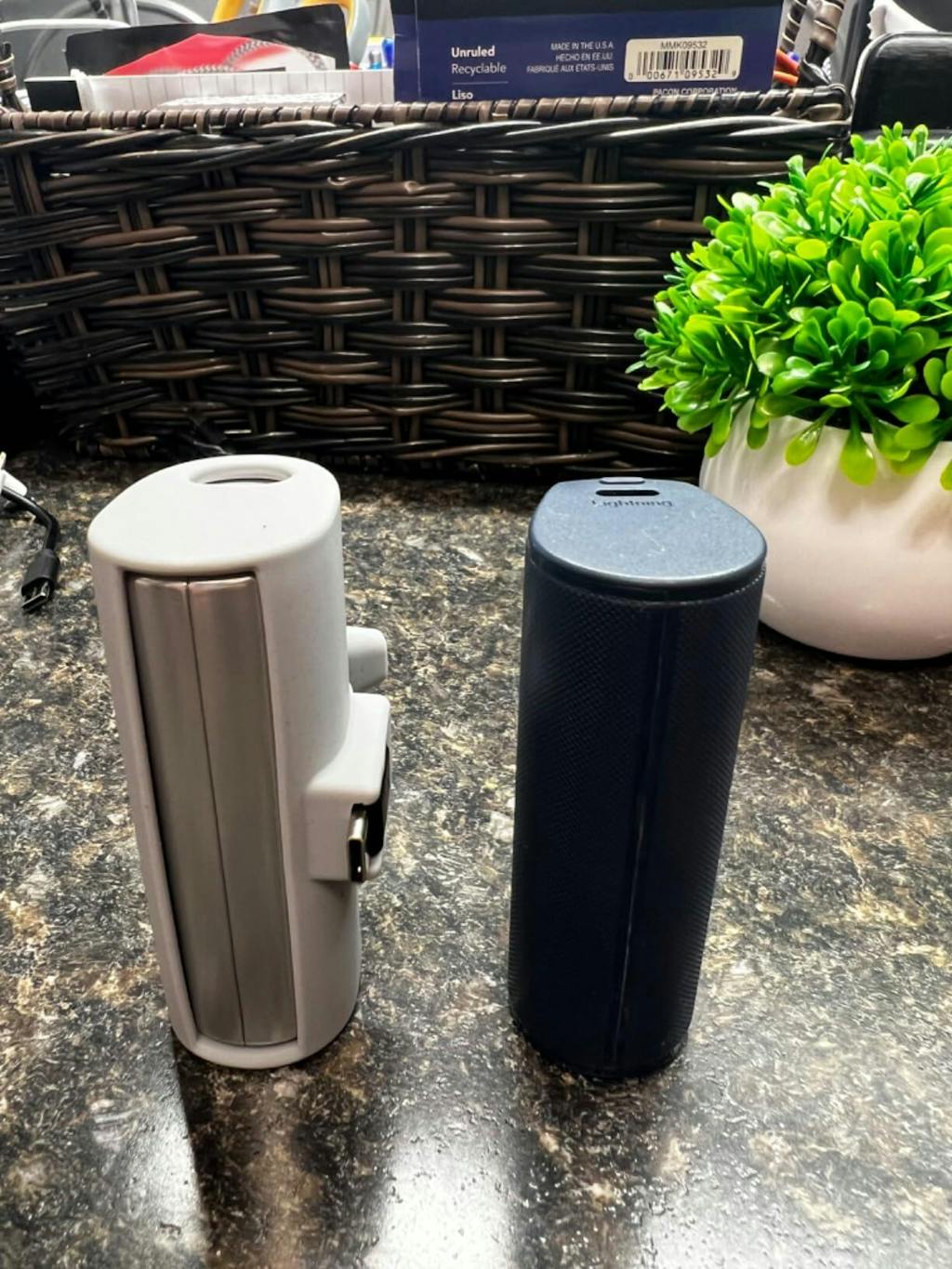 Changeable Plugs Portable Charger with USB C and Lightning for iPhone ...