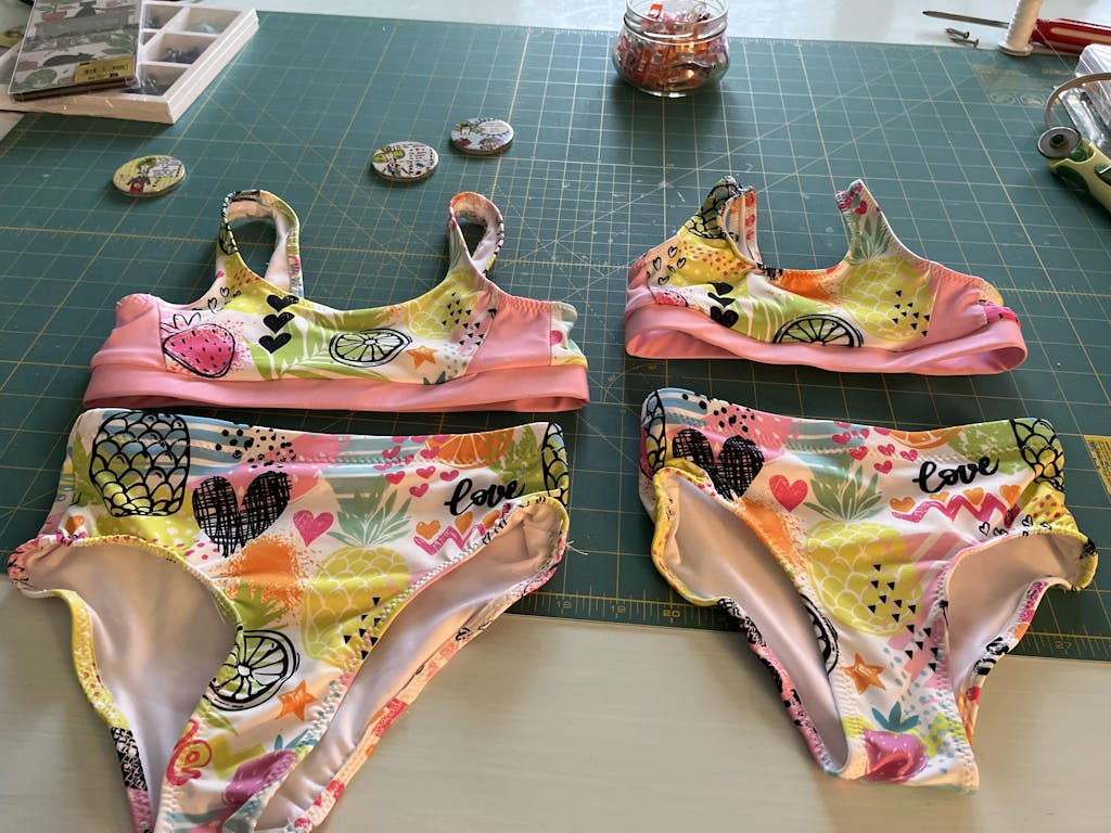 Sewing Pattern Jalie 4136 // CLAUDIA - Bikinis