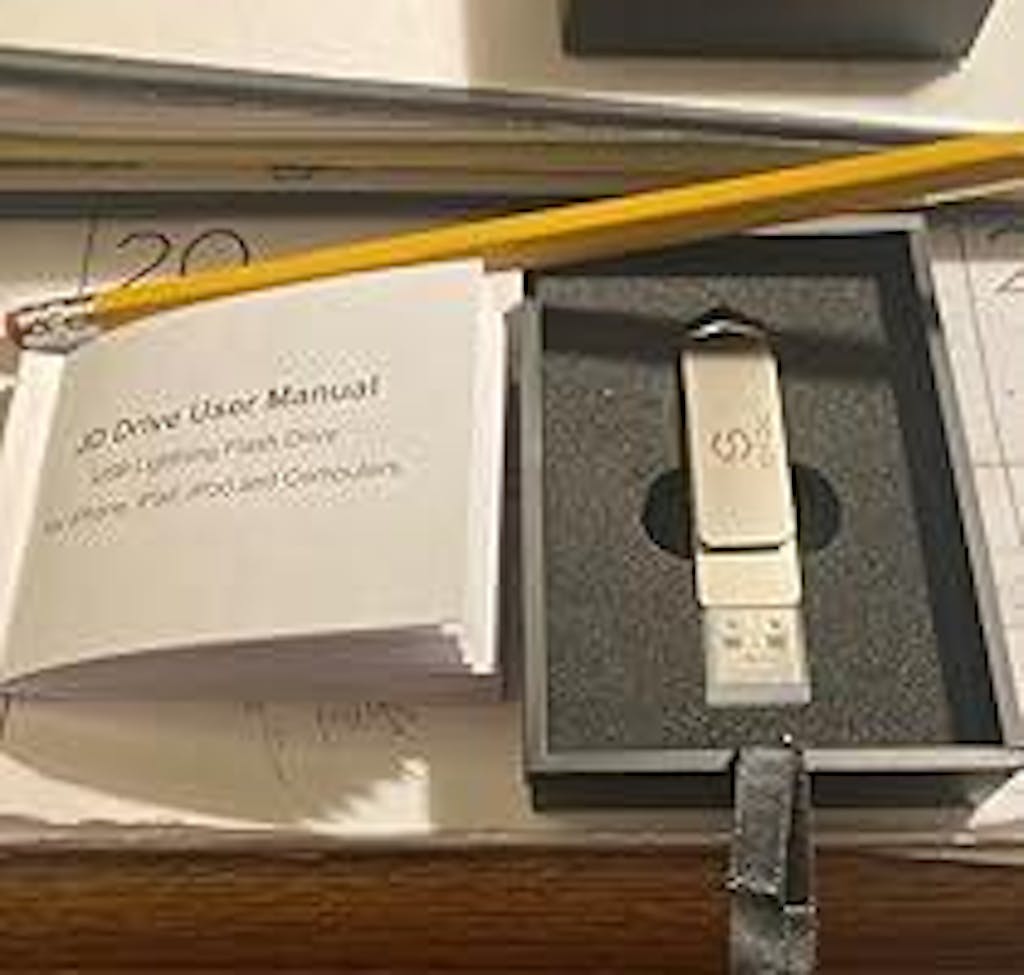 Genuine Apple MFi Certified USB Drive for iPhone iPad with True Capaci ...