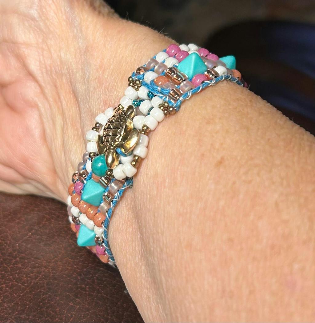 Jewel Loom Bead Loom Ultimate Bracelet Starter Kit with Beading Thread ...