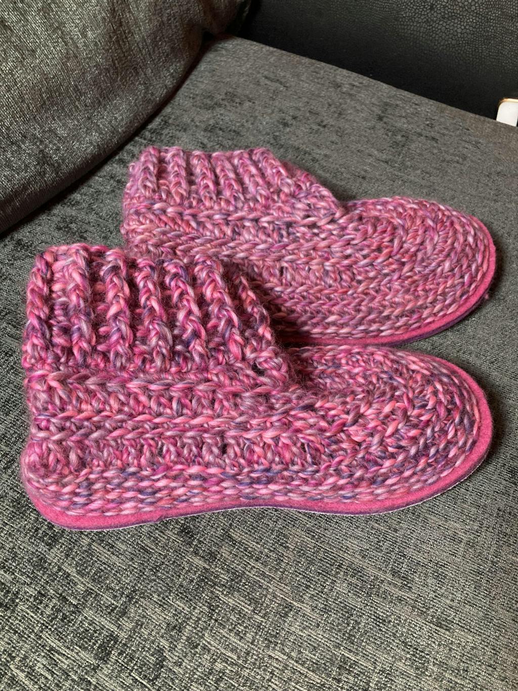 Joe's Toes Crochet Snuggly Slipper Kit in Pure wool yarn, Vinyl soles