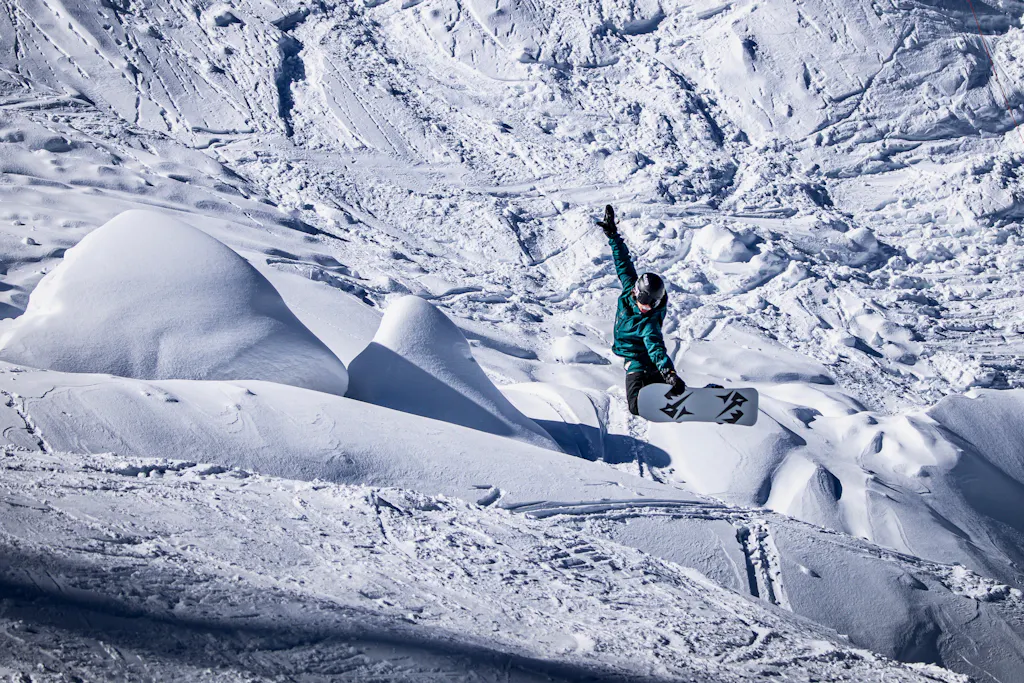 Men's Mountain Twin Pro Snowboard | Jones
