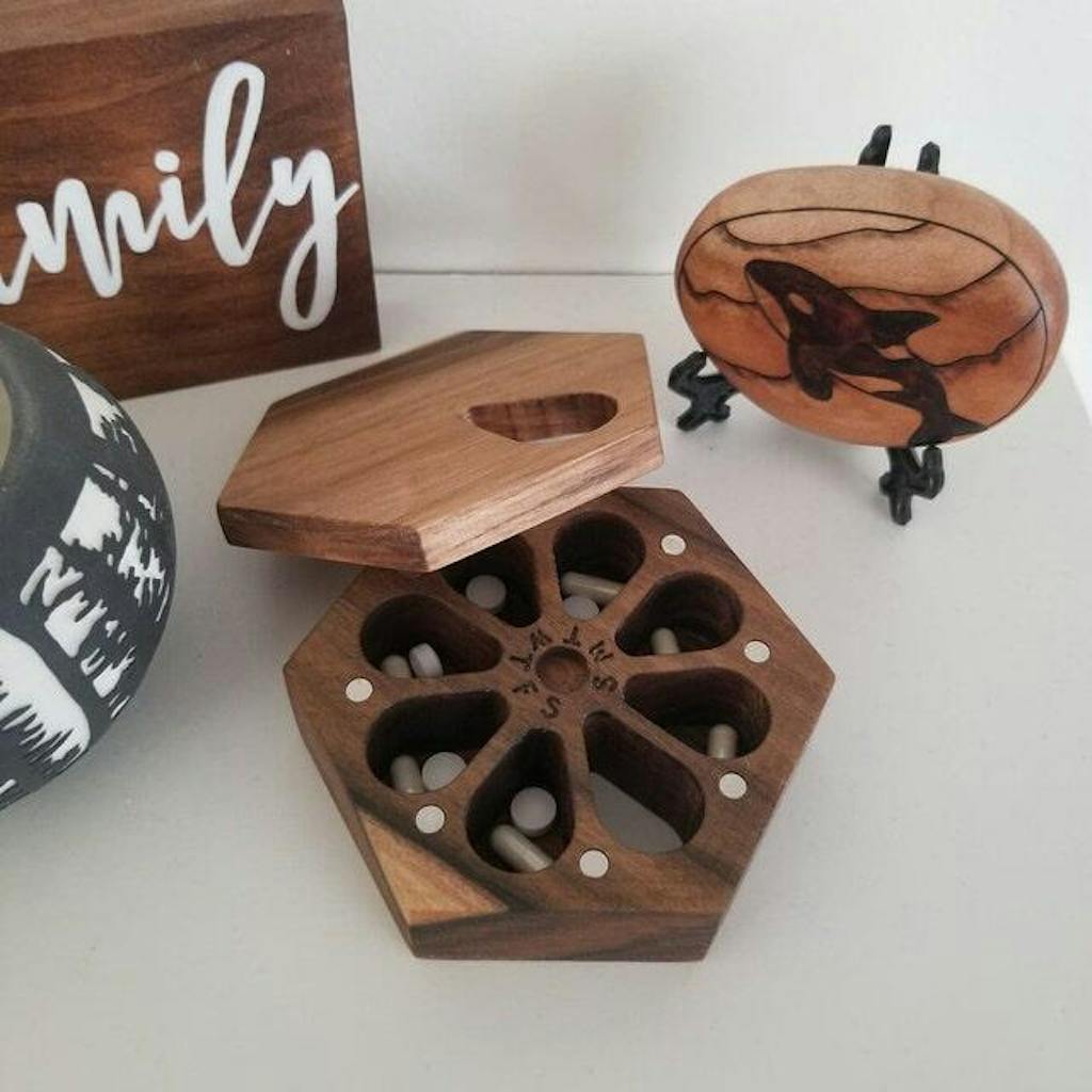 Hexagon Weekly Pill Box - Natural Wood – JTNLAB