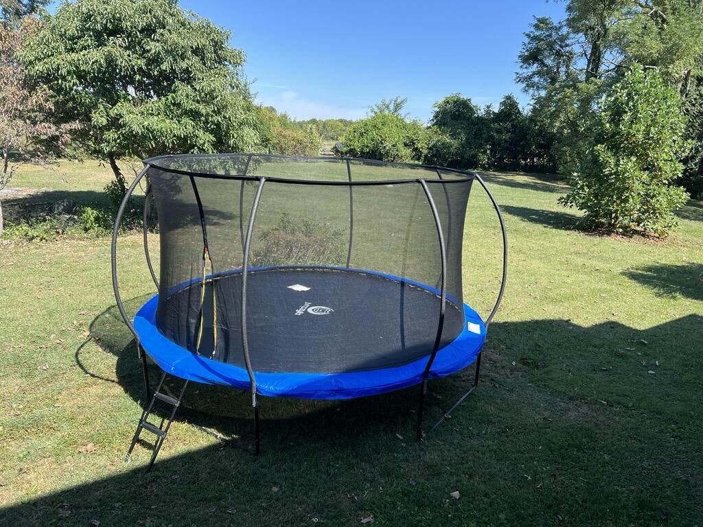 Jumpzylla 16FT Trampoline with Enclosure & Double Color Pad Cover ...