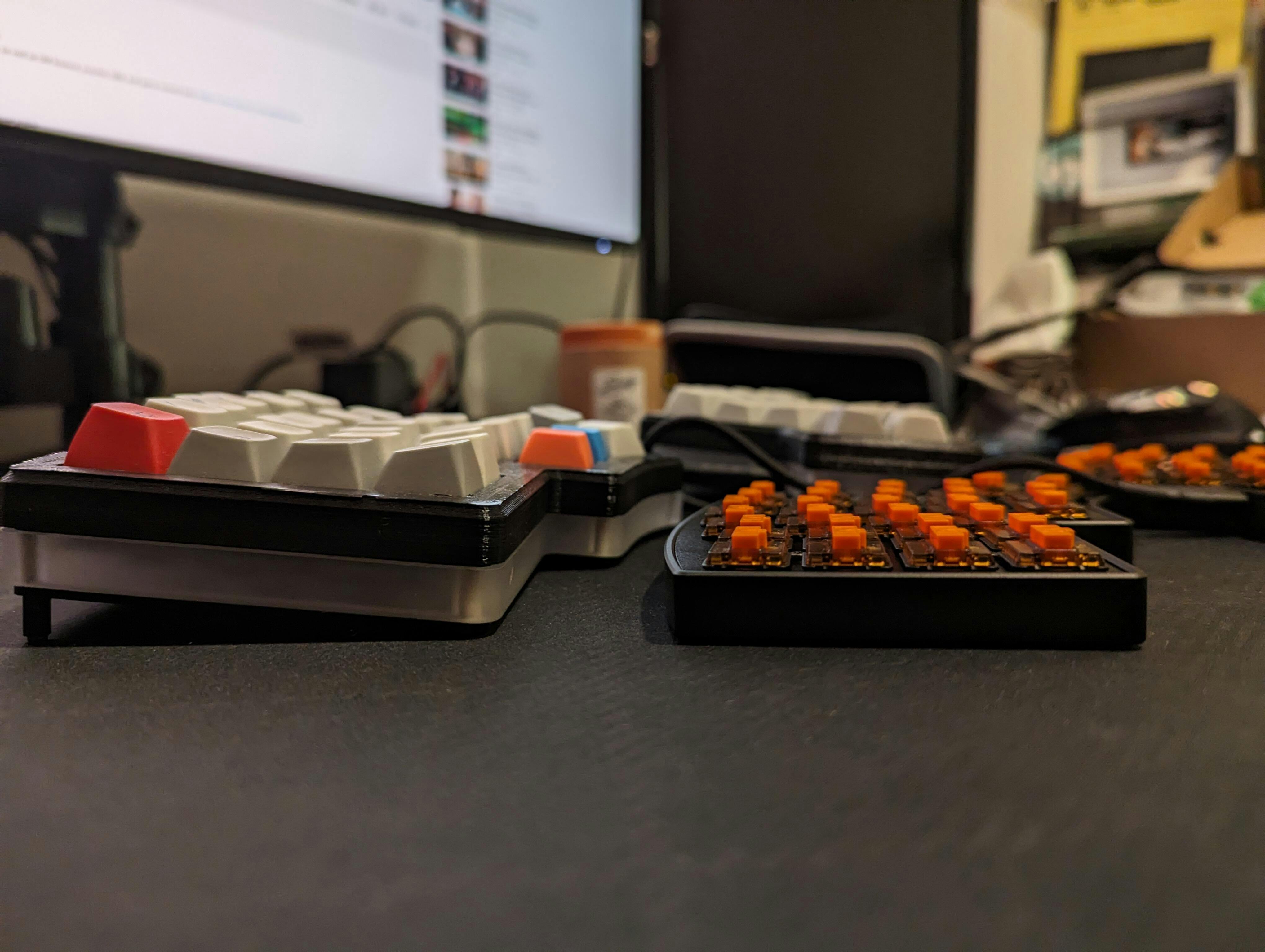 Iris CE - Low-Profile Split Ergonomic Keyboard (Pre-Built) – Keebio