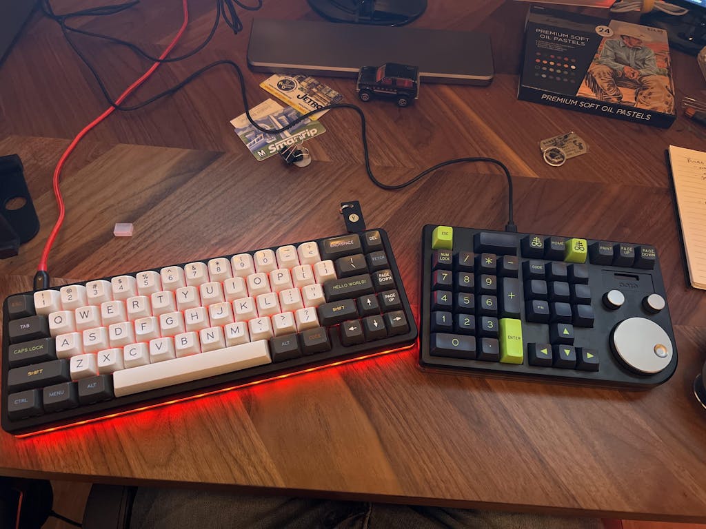 Megalodon DOIO Triple Knob 38% Keyboard with OLED Screen