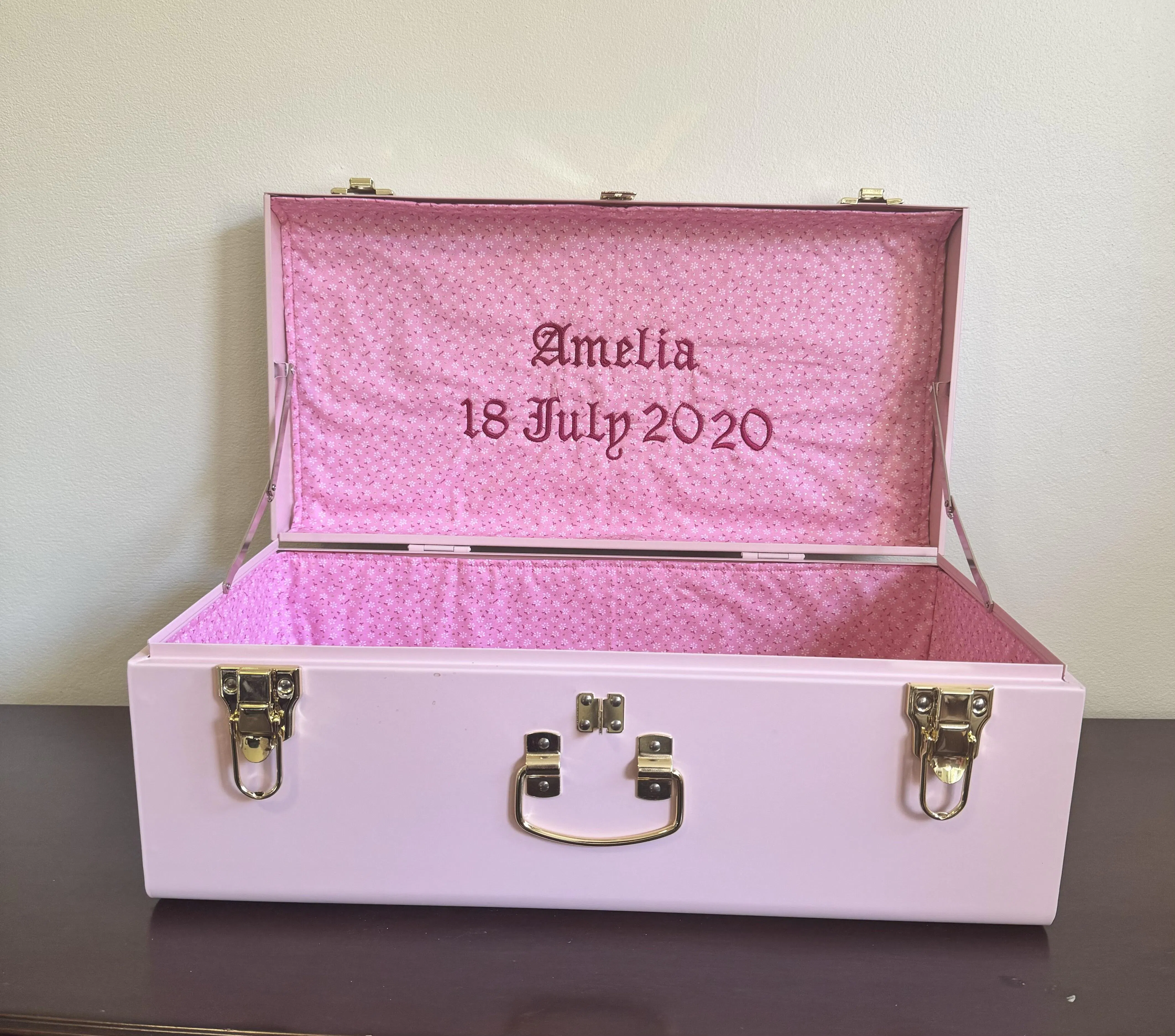 Keeprr Classic Trunk - Elegant Keepsake trunk. Fully Customisable!