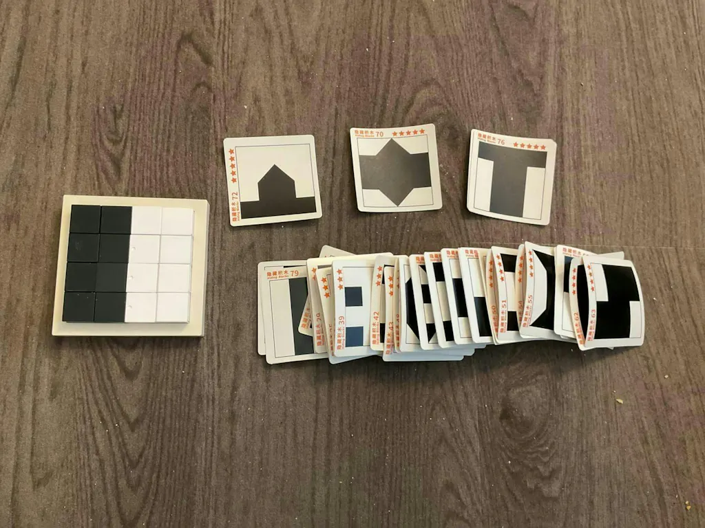 Dual Color Logic Puzzle Game in Pocket Size – Kiddofinds