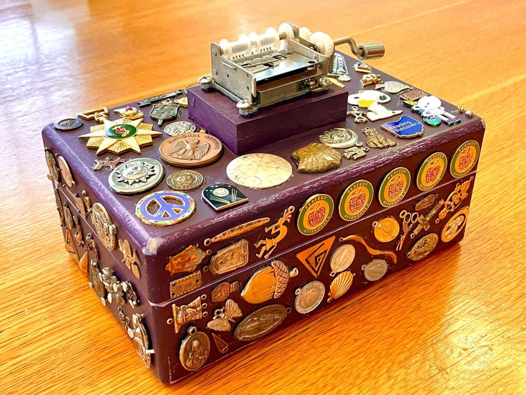 Make Your Own Music Box Kit – Kikkerland Design Inc