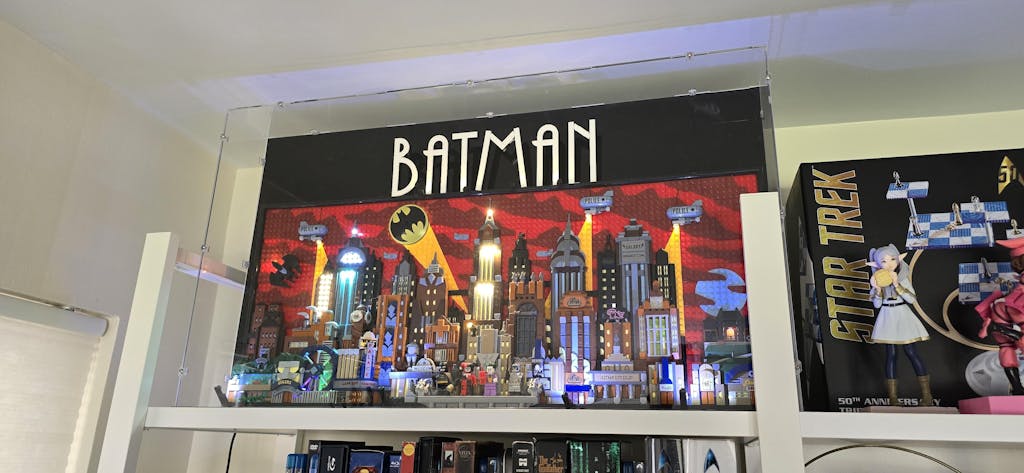 LEGO® Batman: The Animated Series Gotham City™ Display Case (76271 ...
