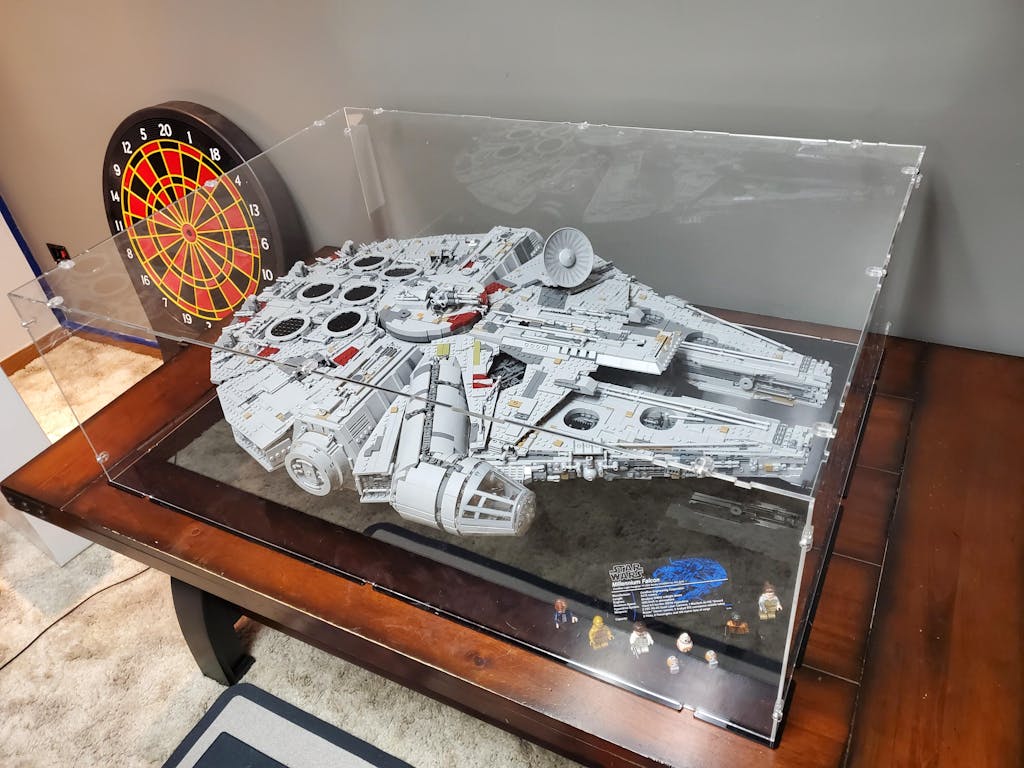 75192/10179 UCS Millennium Falcon Display Case – Kingdom Brick Supply