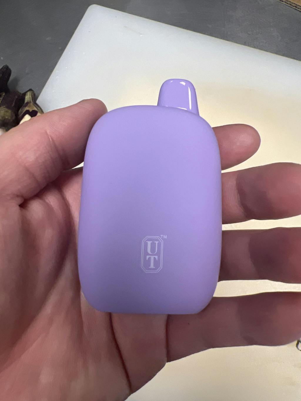 FLUM Pebble Rechargeable Disposable Vape Device - KissyVape