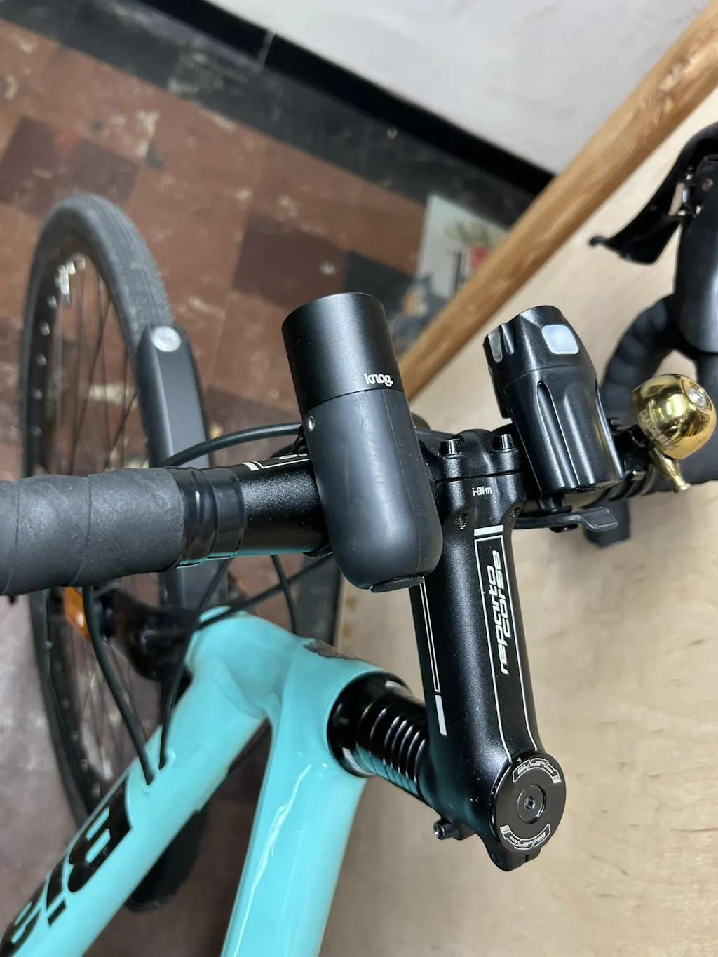 Plugger Front Bike Light | LED Rechargeable | Knog US