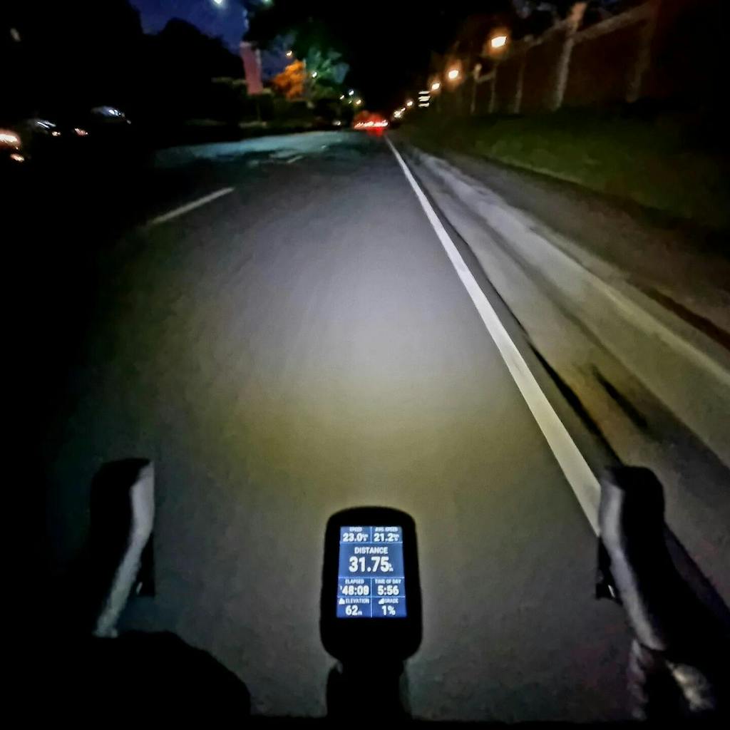 Blinder 900 & Blinder Square Rear Bike Light Set | Knog