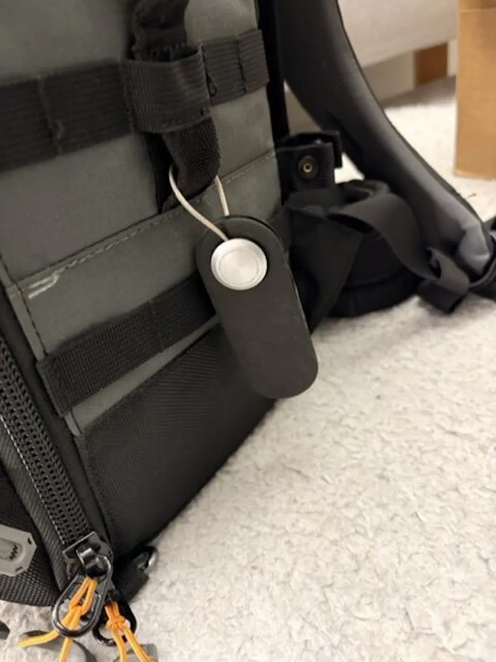 Shop Smart Luggage Tag, Finder & Alarm | Scout Travel | Knog