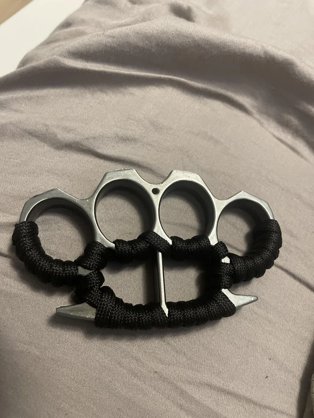 Multicolor Metal Brass Knuckle Duster With rope Four Finger Tiger Fing ...