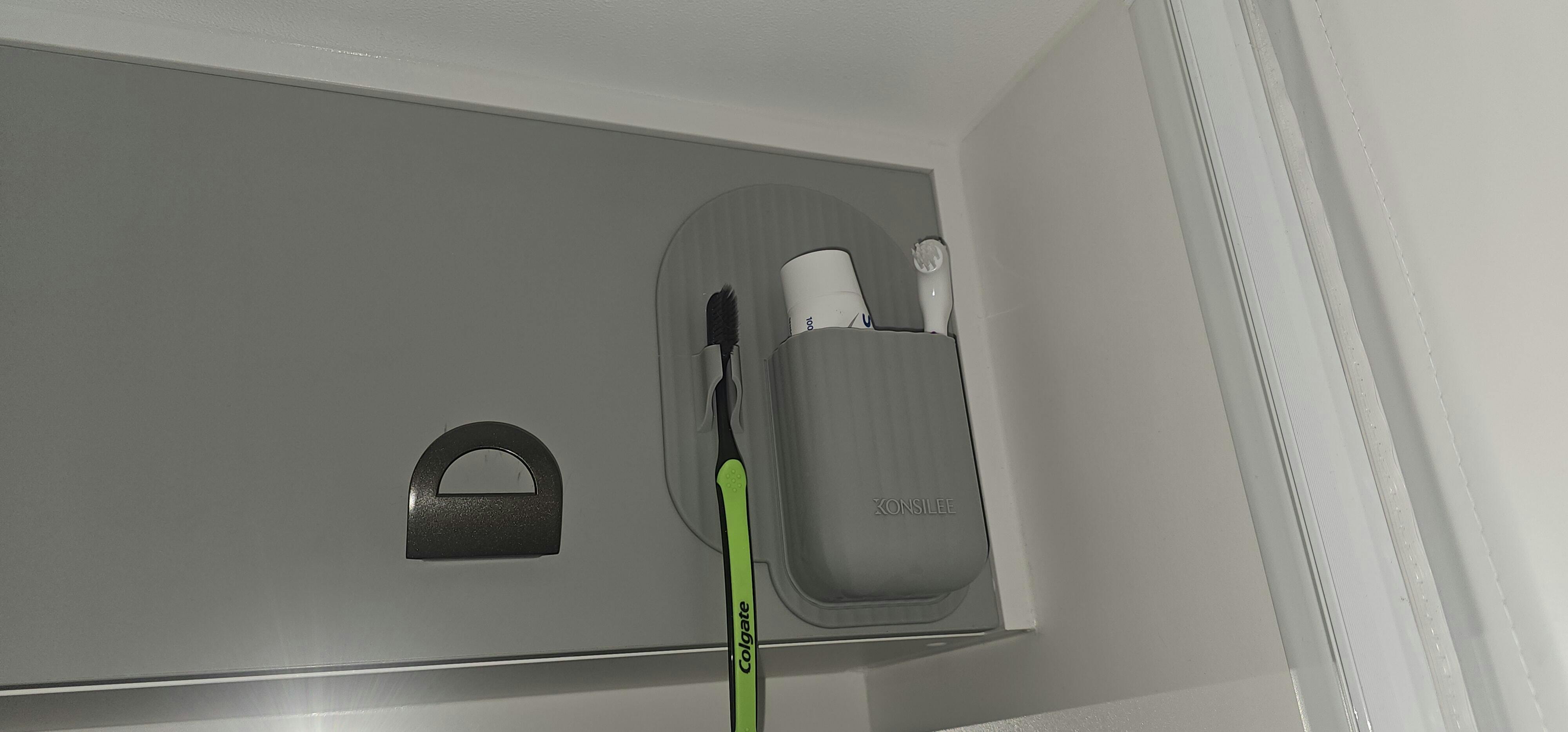 The Kenzie | Toothbrush & Razor Holder