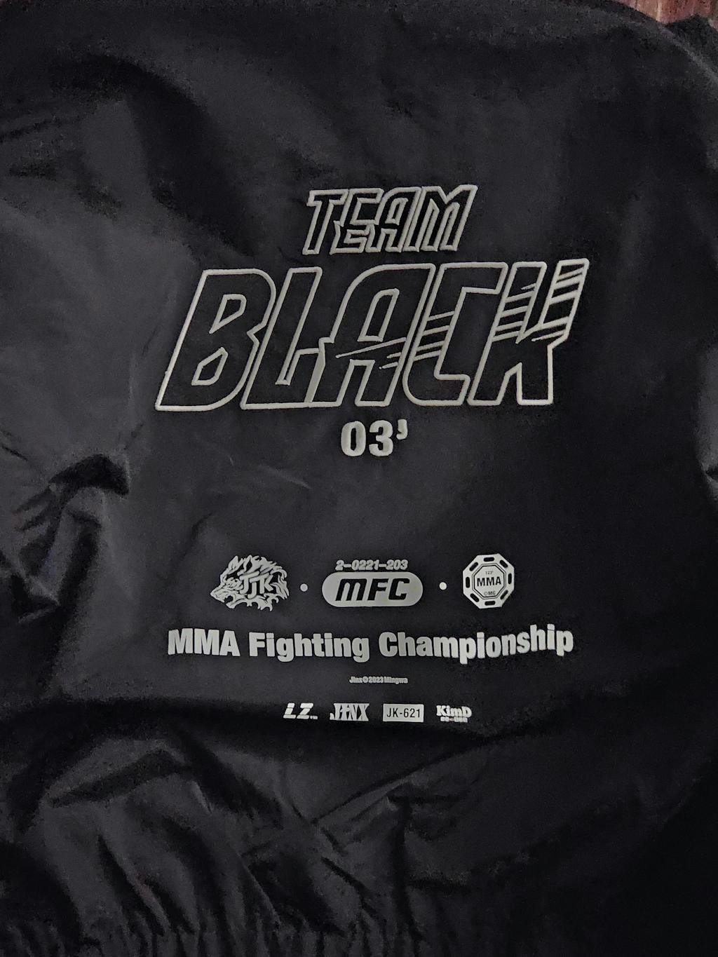 Jinx Team Black Windbreaker – KOONBOOKS