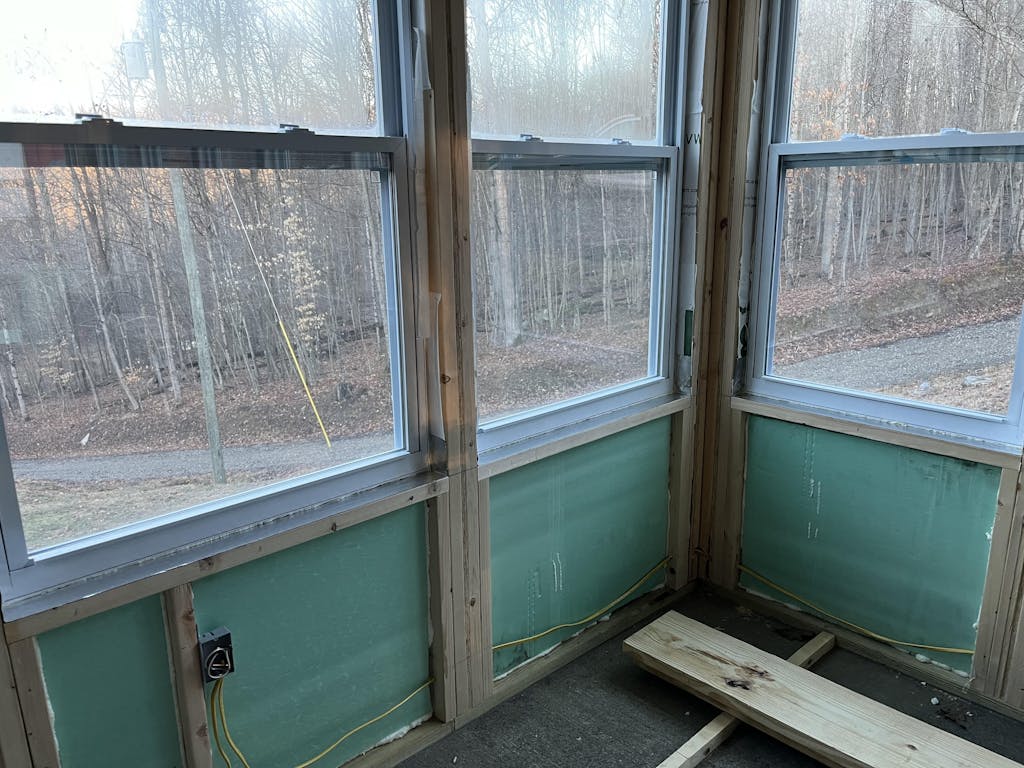 PRO Window & Door Gap Filler Foam, Low Expansion Gun Foam