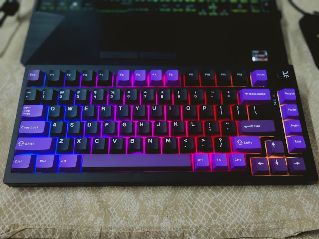 Swarm Black Purple Wireless Gaming Keyboard – Kreo