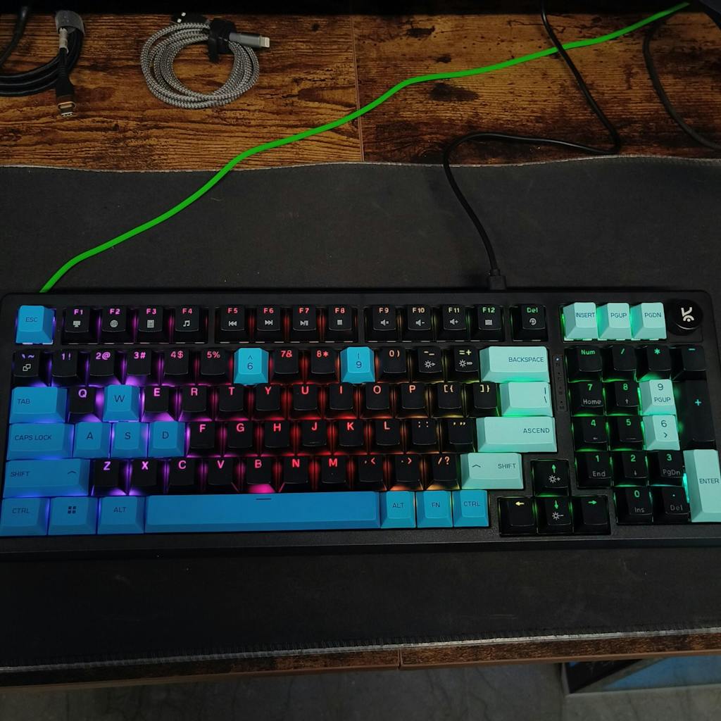 Hive98 Full-Size All Black Wired Gaming Keyboard – Kreo