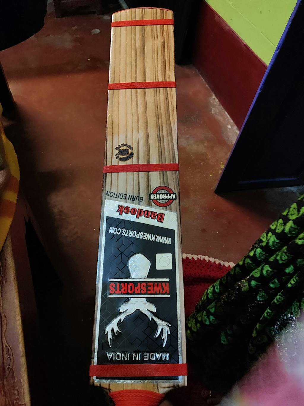 Kwesports Bandook Burn Edition - Hard Tennis Bat - 4 scoop