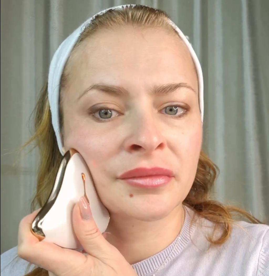 Shop MIO2 electric gua sha face massager lifting device L&L Skin – Japan LL Skin Tech Co., Limited