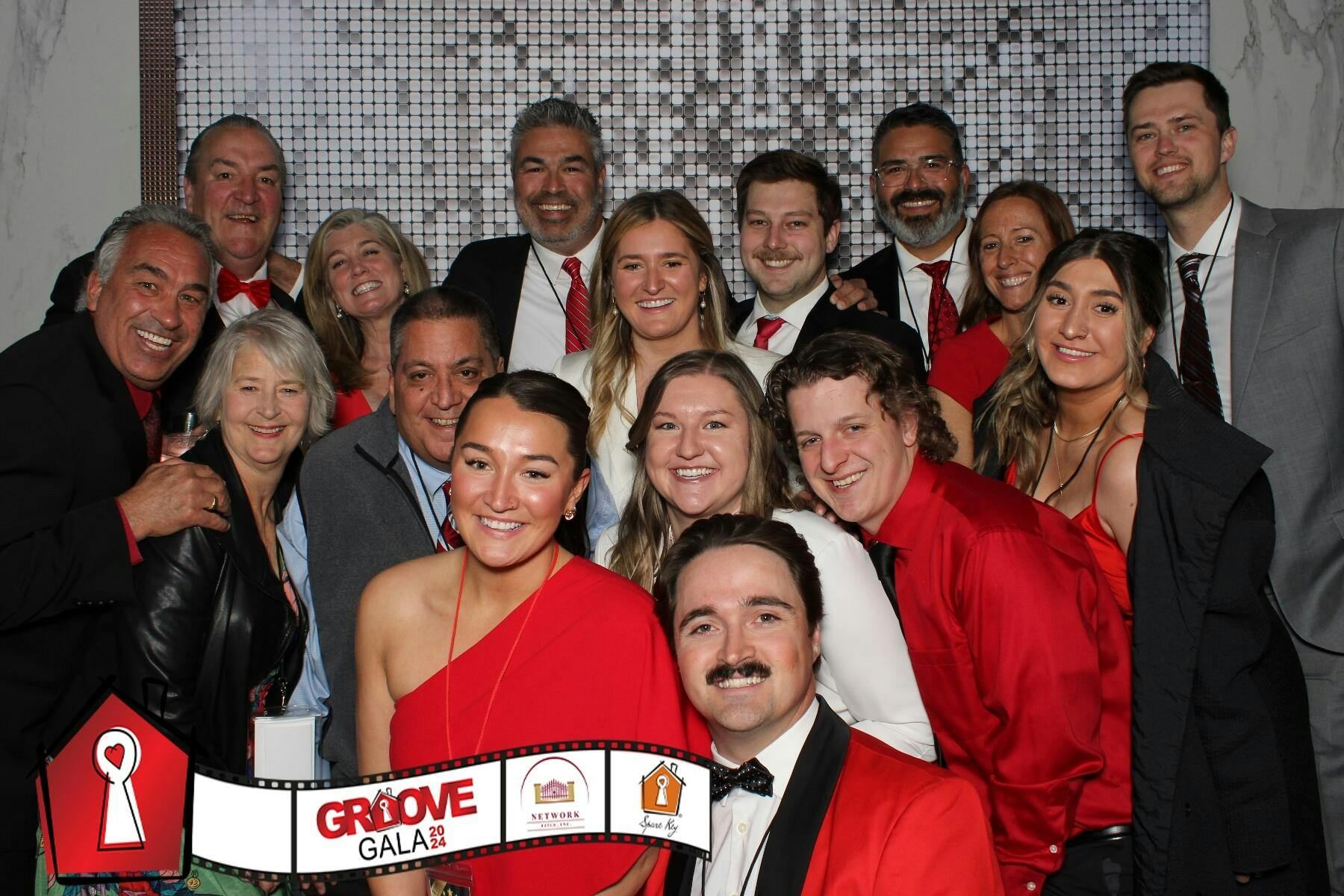 Portable, Mountable Digital Photo Booth, Easy Set Up Photo Booth