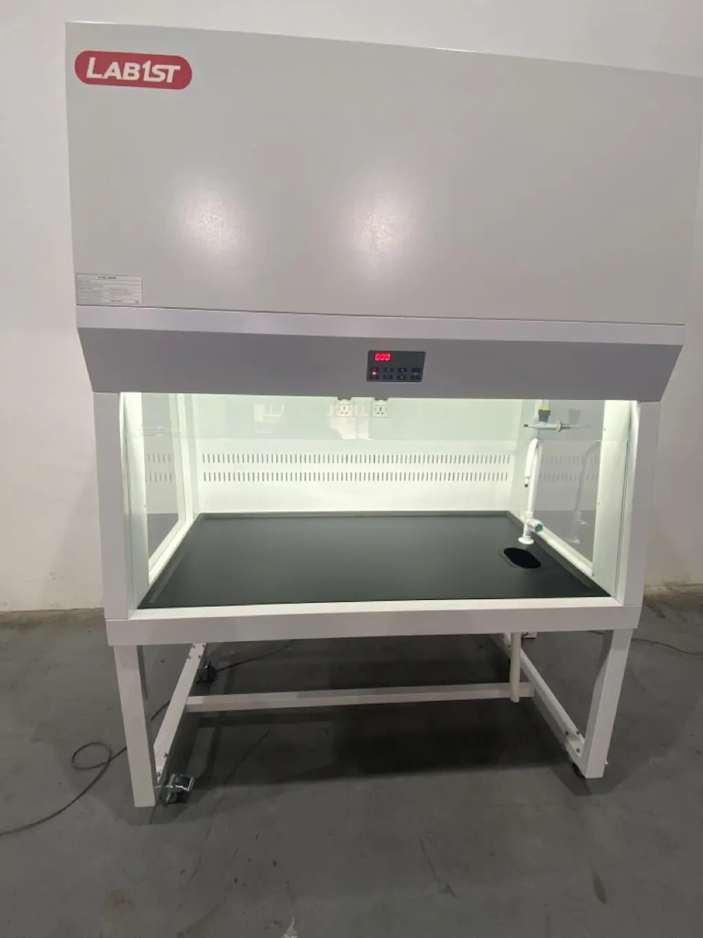 3Ft, 4Ft, 5Ft or 6Ft Slope Ducted Fume Hood – lab1st-eshop