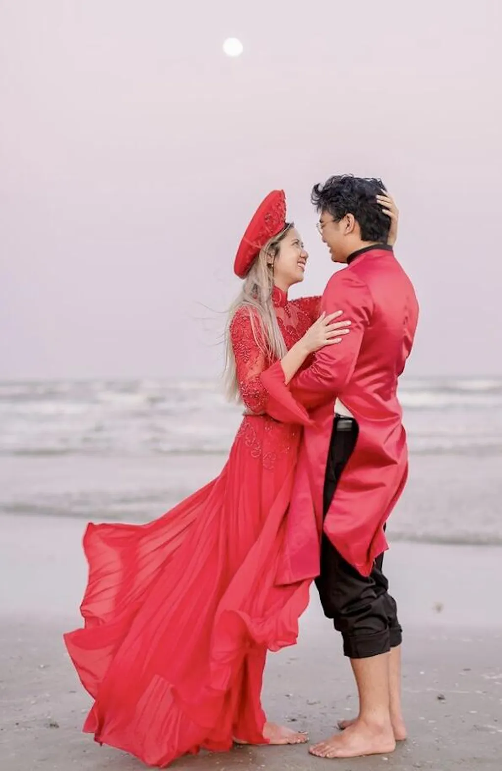 Stand out red couple wedding ao dai – LAHAVA