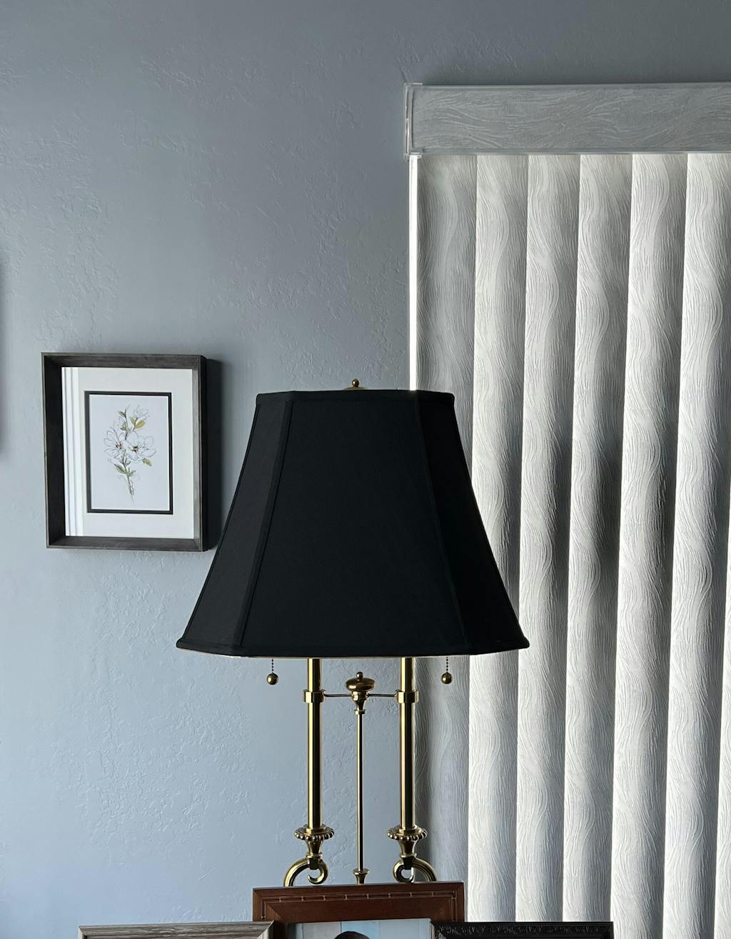 HomeConcept Square Cut Corner Shade Black Fabric/Gold 091612CCBK