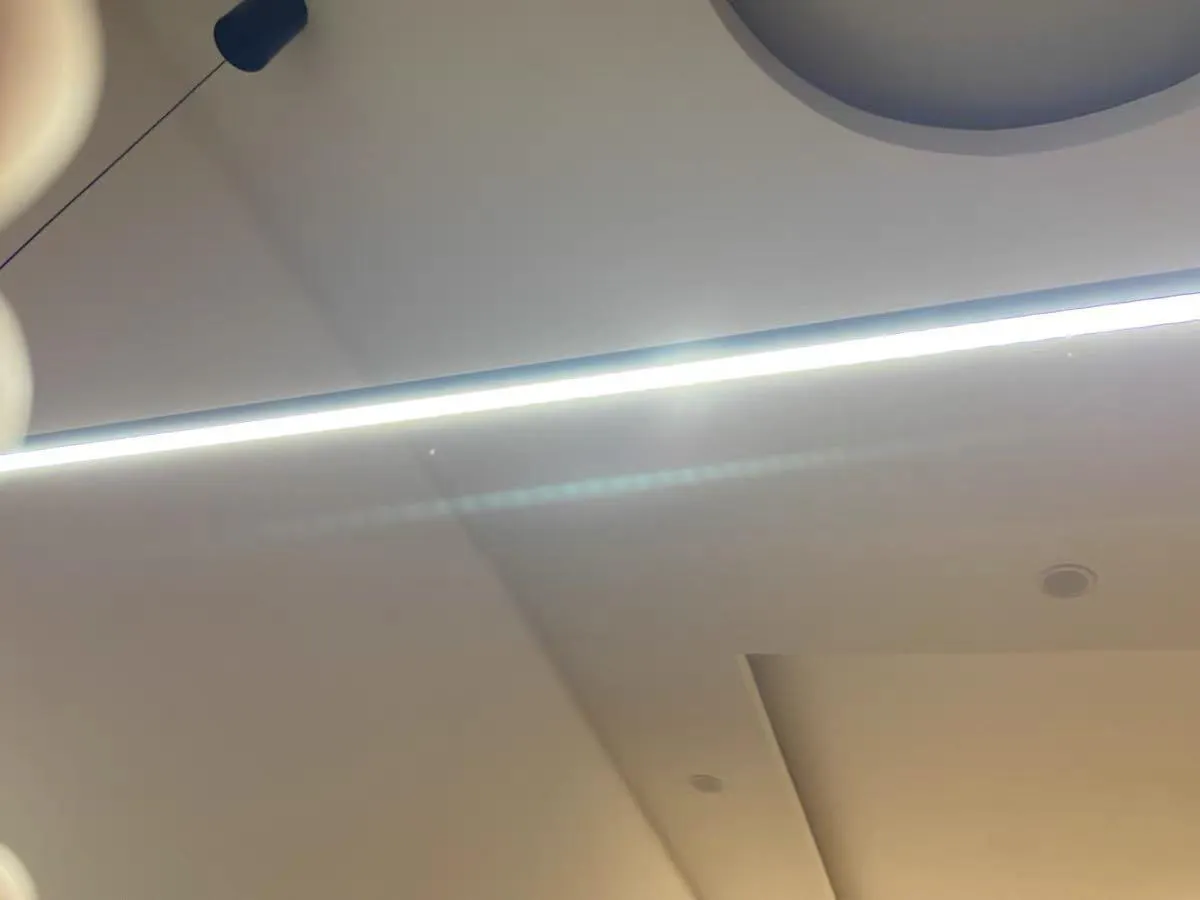 Modern Minimalist LED Linear Pendant Light Black Living Room | Las Sola