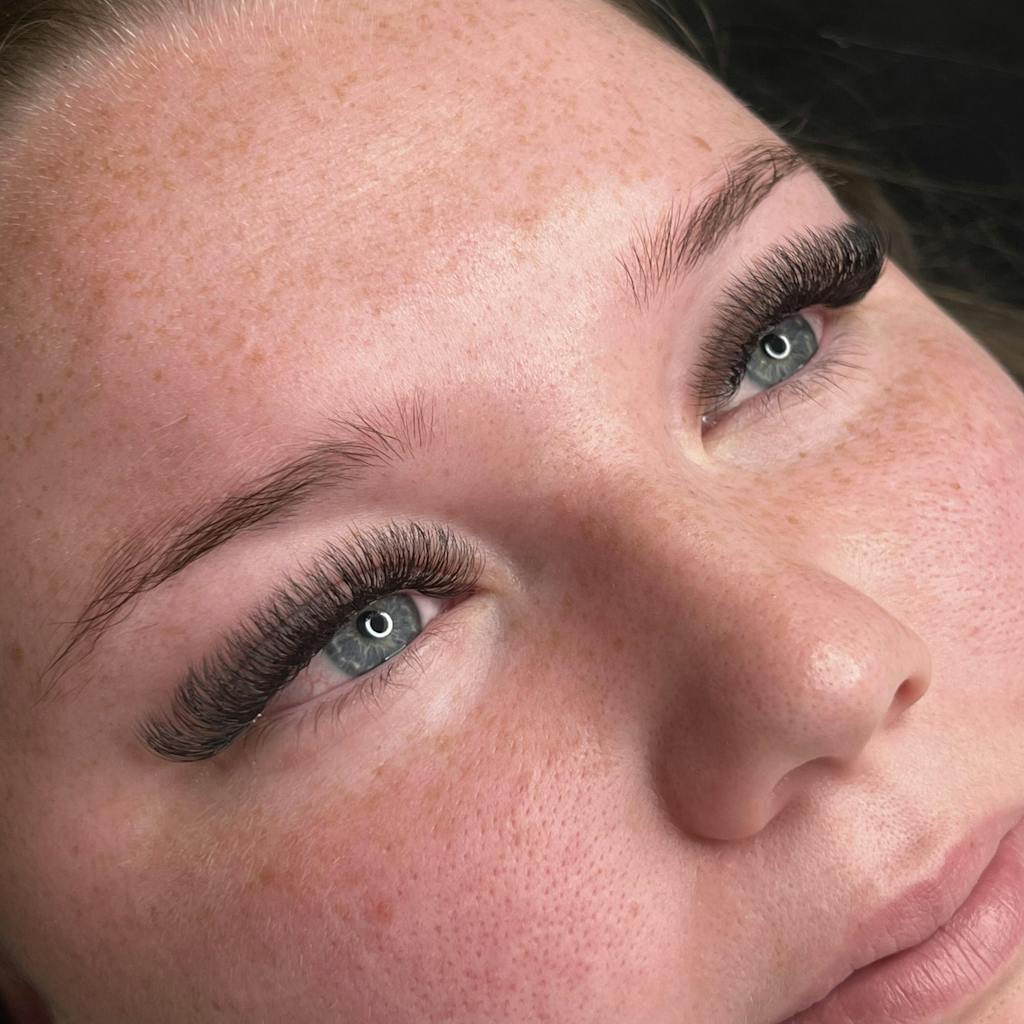 6D Premade Volume Fans Ultra Dark Short Stem – Lash Jungle