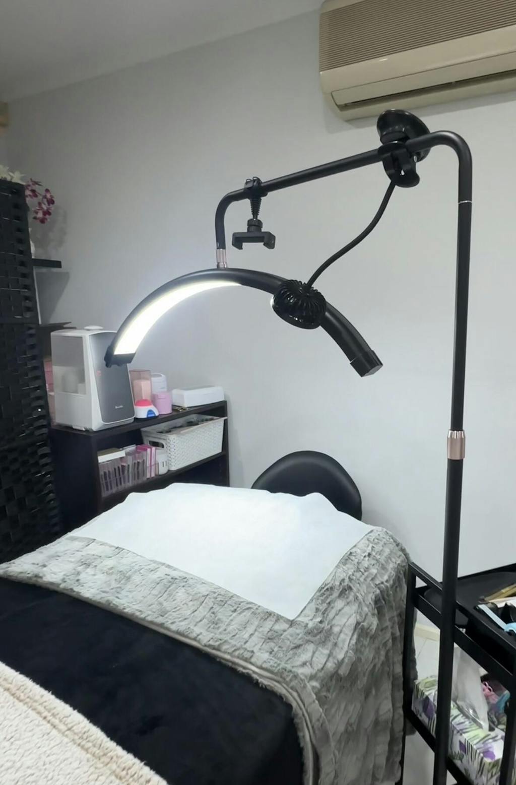 Half Moon LED Lash Light – Lash Jungle