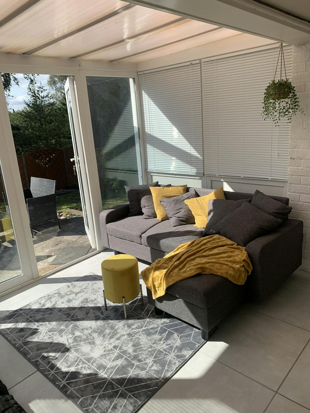 Tracy corner sofa - grey velvet - Laura James