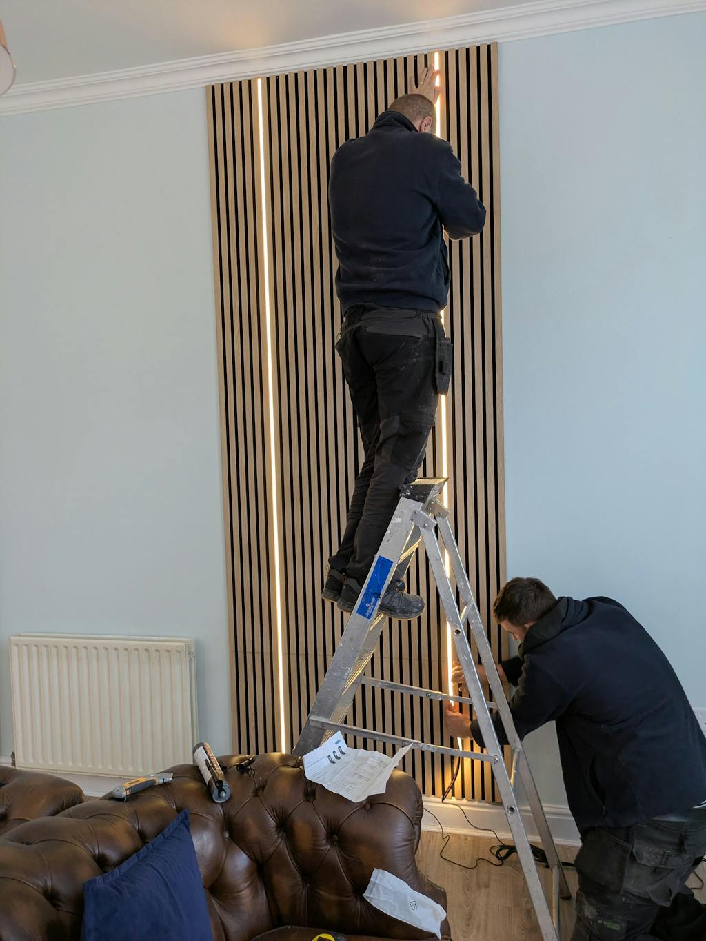 2.4m Warm White Slat Wall Light Blaq Aura Kit – LEDSpace