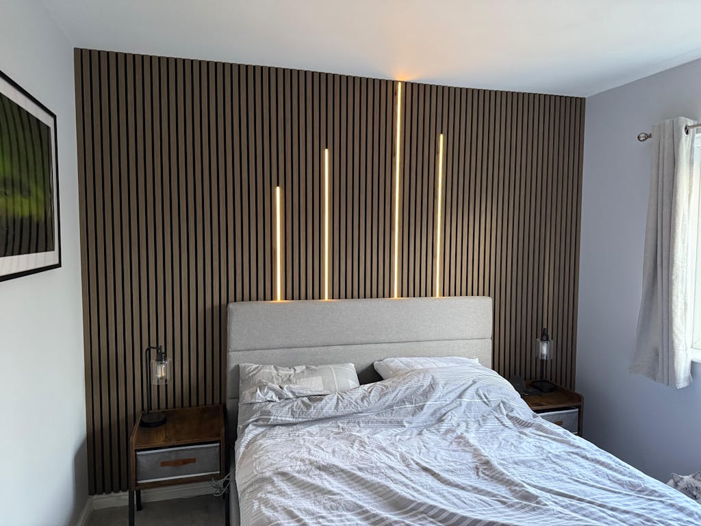 2.4m Warm White Slat Wall Light Blaq Aura Kit – LEDSpace