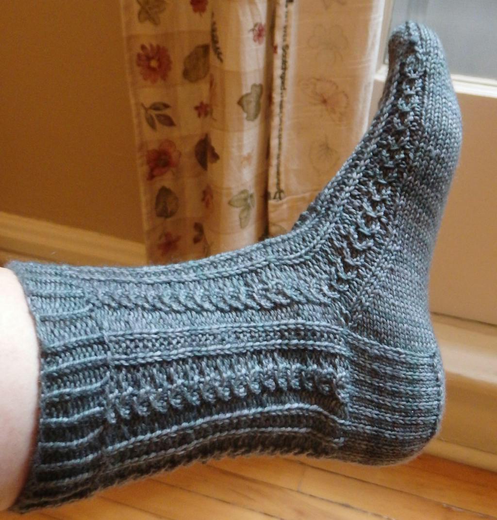 Onshore Breeze | Patron de Bas – Les Laines Biscotte Yarns