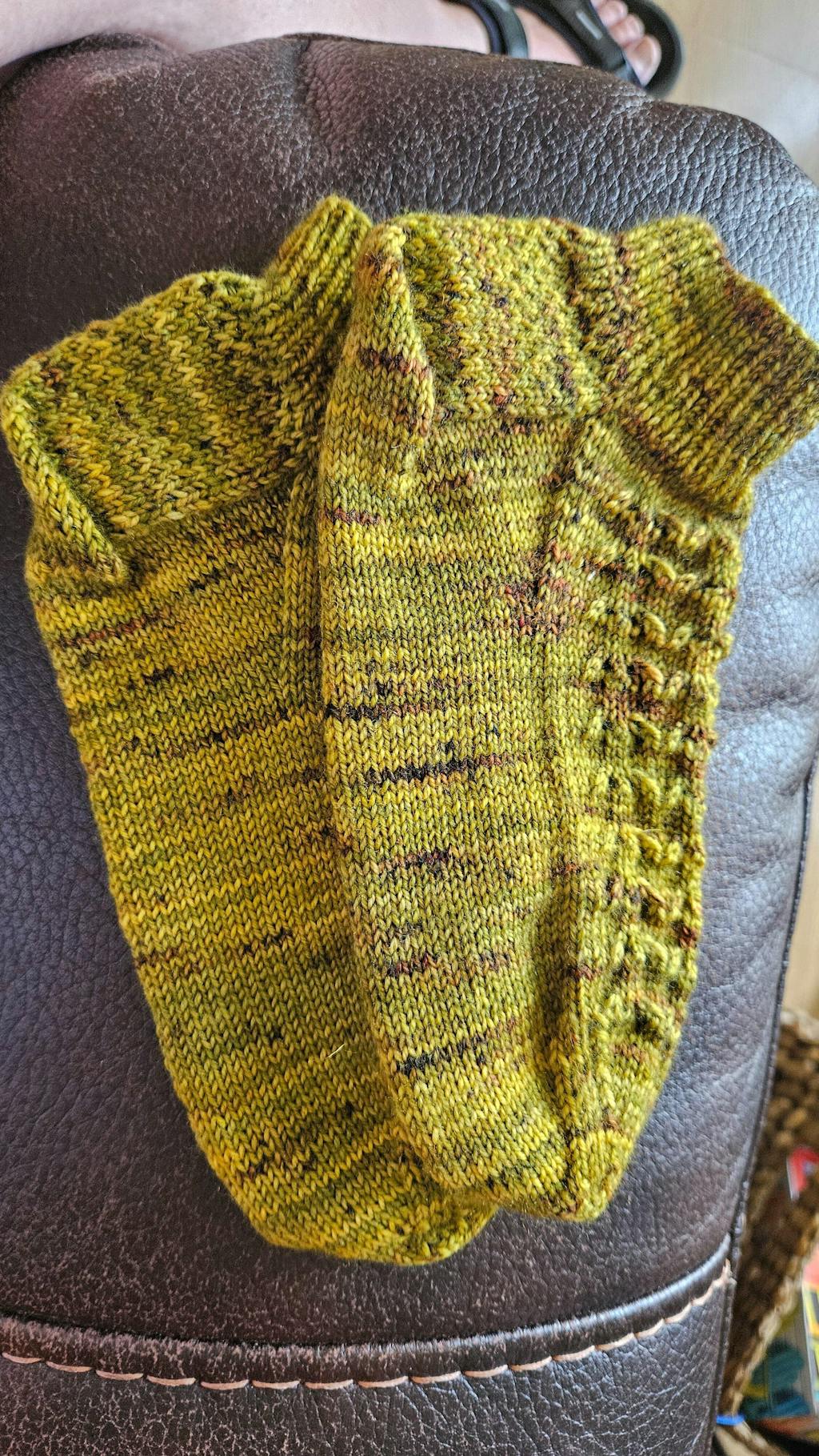 Short & Sweet Sock Pattern – Les Laines Biscotte Yarns