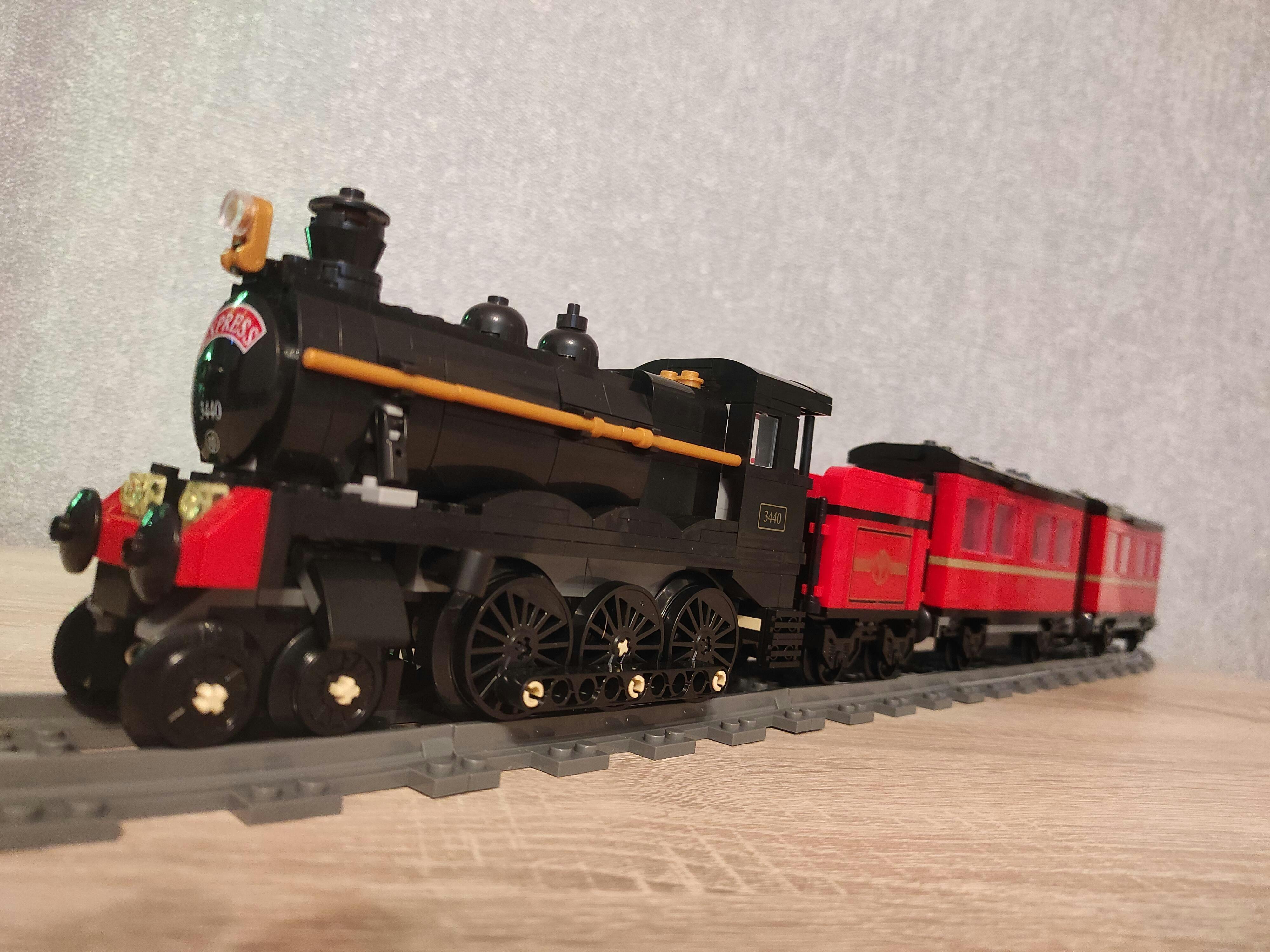 789+Pcs Retro Red Steam Train | Letbricks