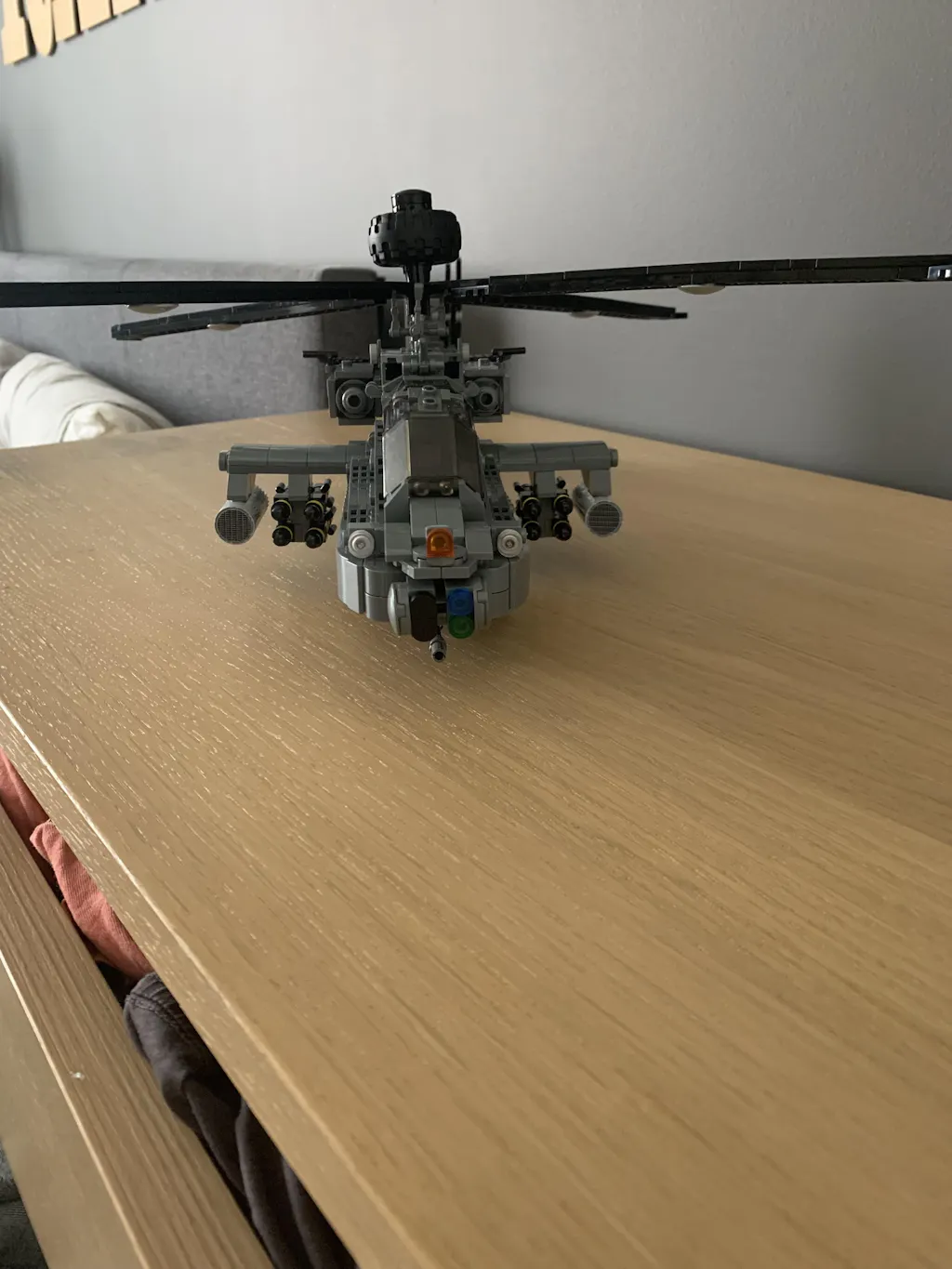 MOC-104169 AH-64 APACHE | Letbricks