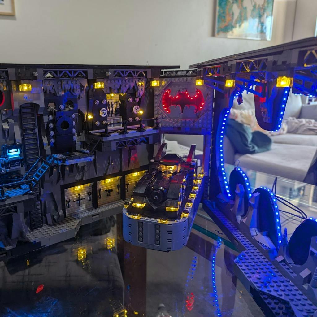 Lightailing Light Kits for Batman™ Batcave™ – Shadow Box 76252